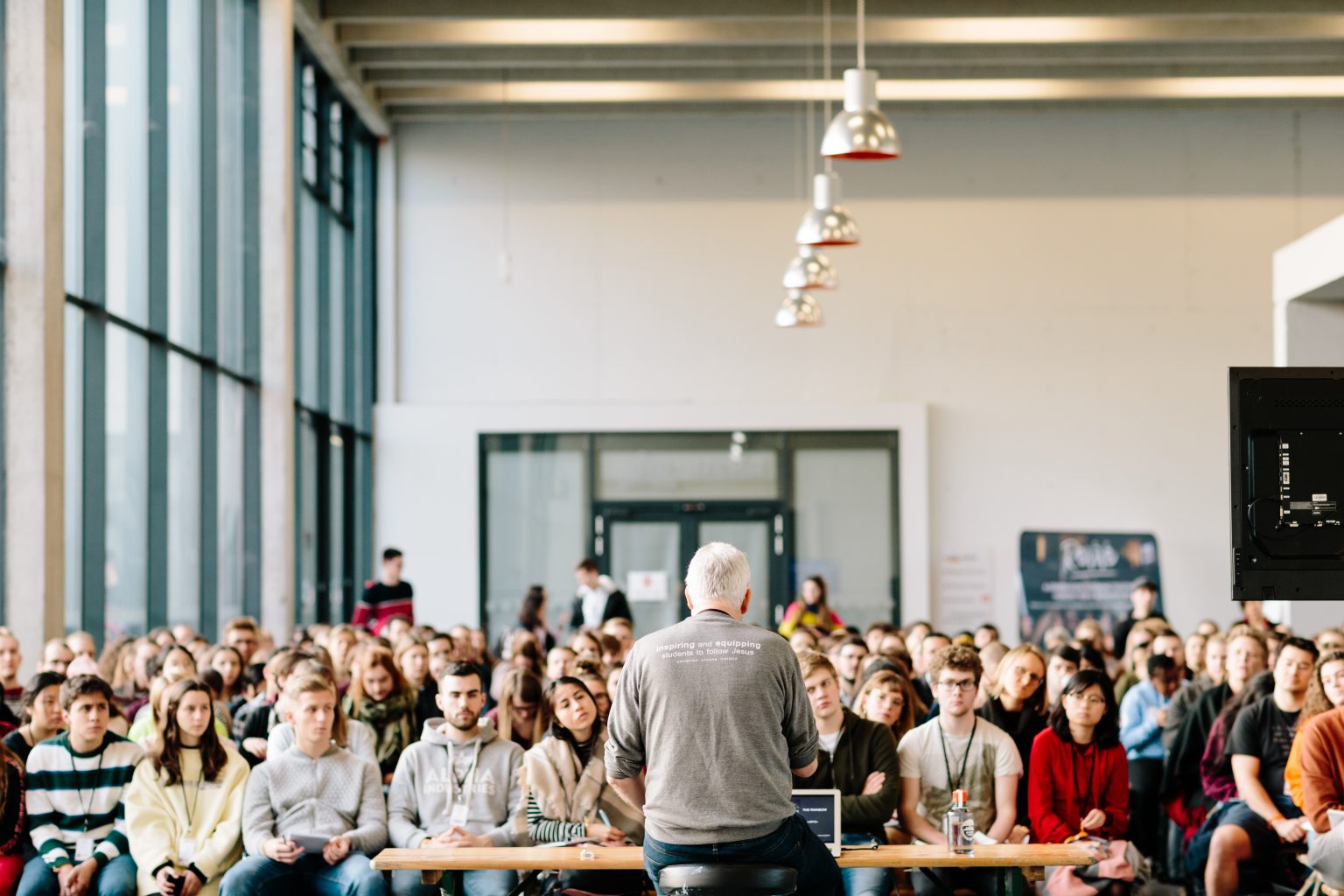 Juntos, para que IFES siga creciendo · IFES Prayerline